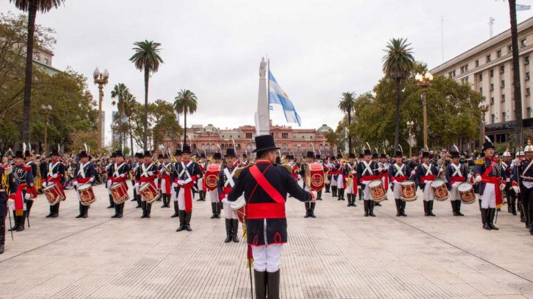 El Regimiento de Infantería 1 "Patricios" se presenta en Tolhuin ...